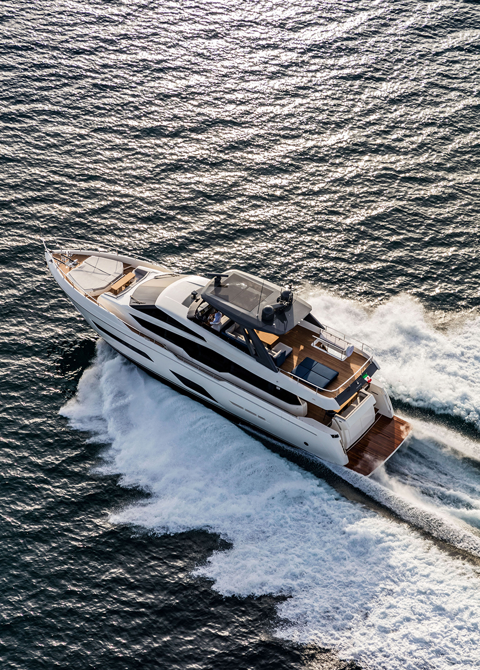 Ferretti Yachts 780: 24m of functional beauty