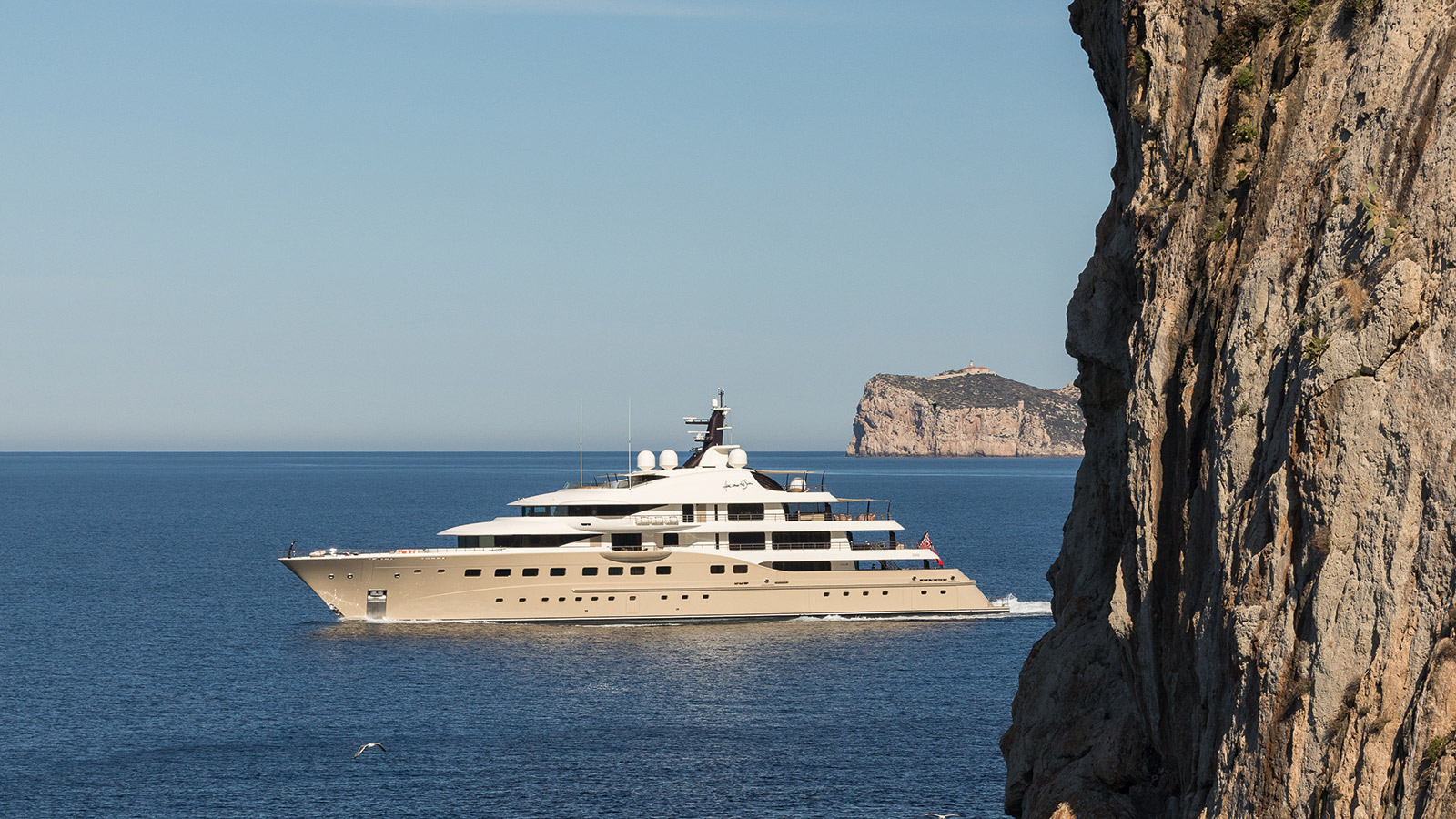 Here Comes The Sun: 83m of cruising bliss from Amels