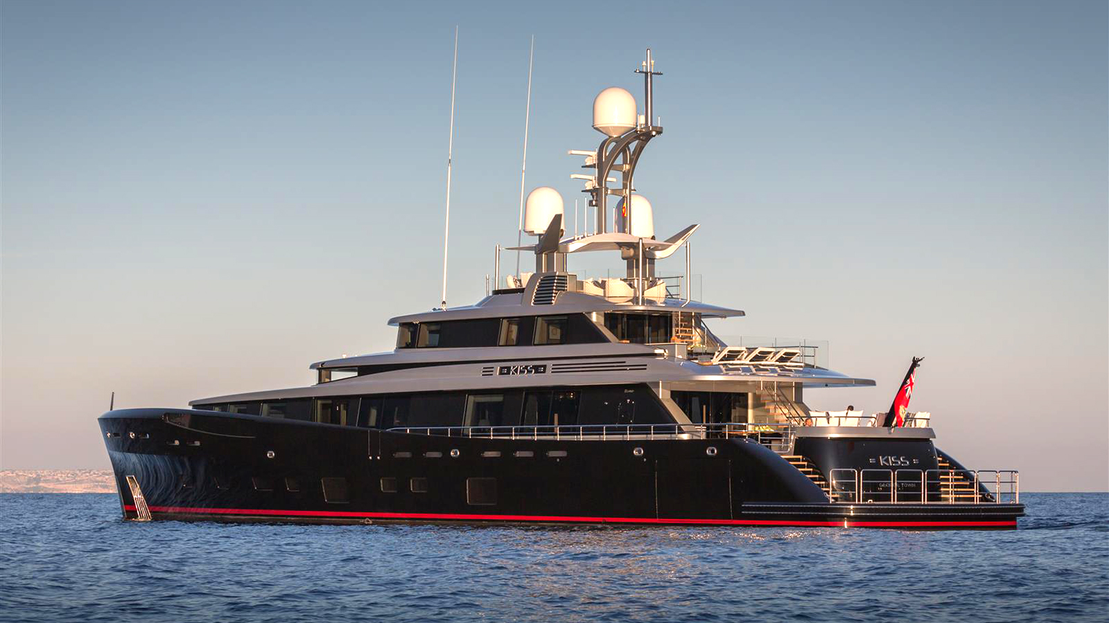 Look inside: new photos of Feadship superyacht Kiss