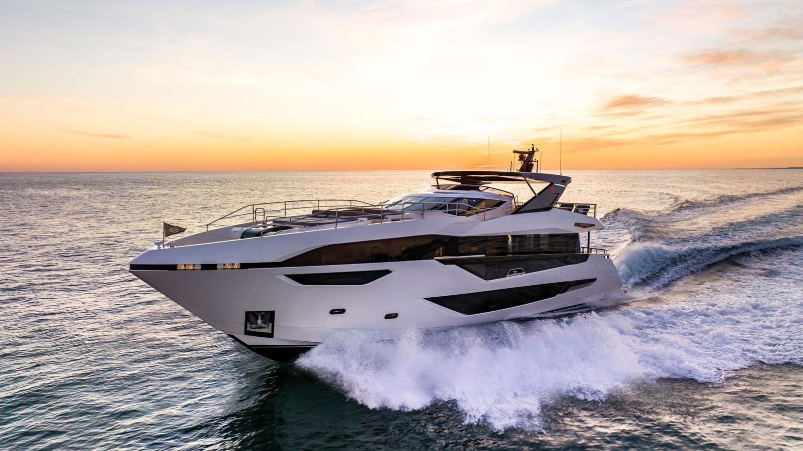 New images and video of 30m Sunseeker 100 Yacht