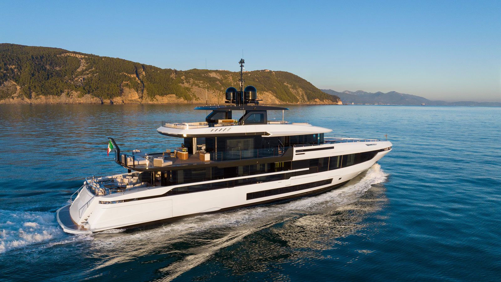 Half Irish yacht (Overmarine Group, 44.47m, 2024)