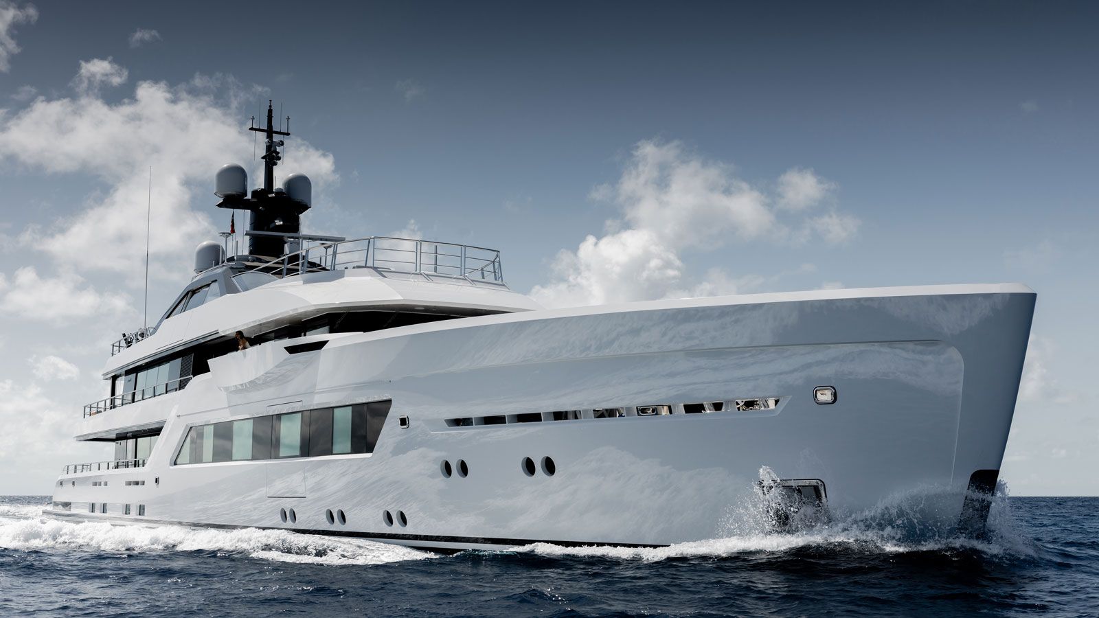 60m Amels superyacht Entourage joins the market
