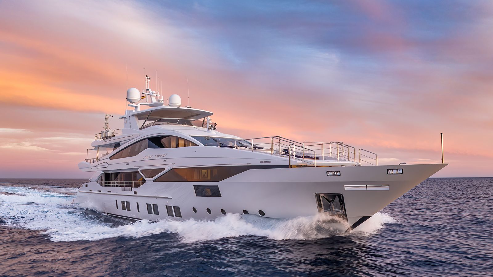 42m Benetti motor yacht New Waves for sale