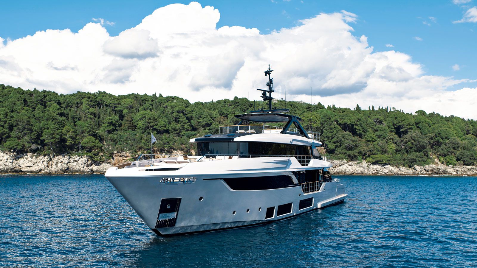 On board the new Custom Line 38 yacht in the mid-size market