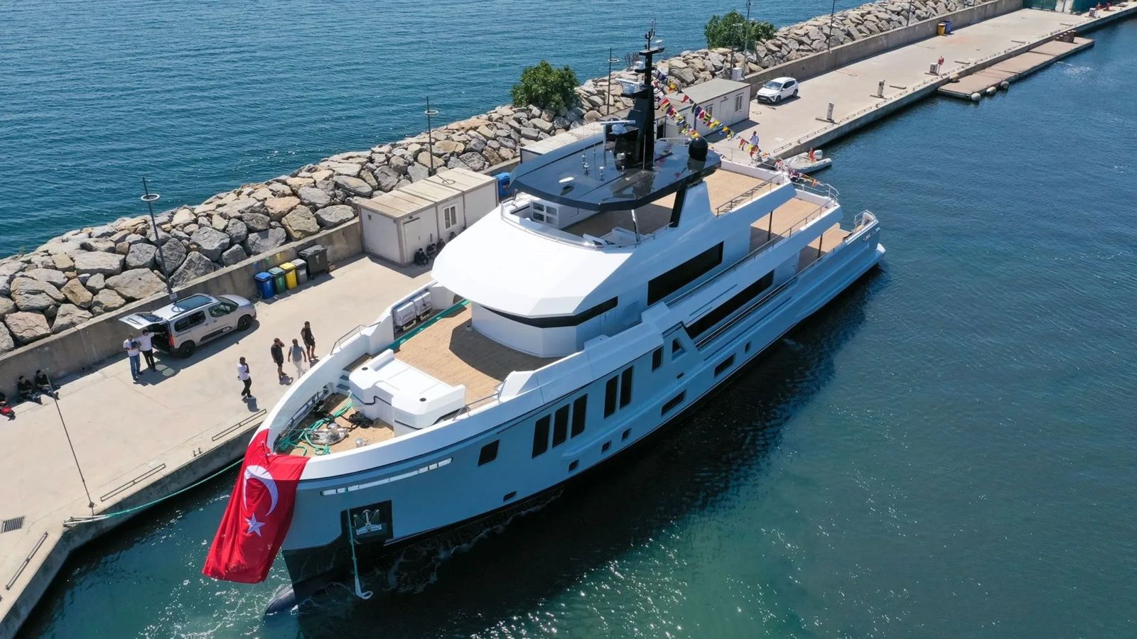 35m "compact explorer" Bee Yacht on sea trials