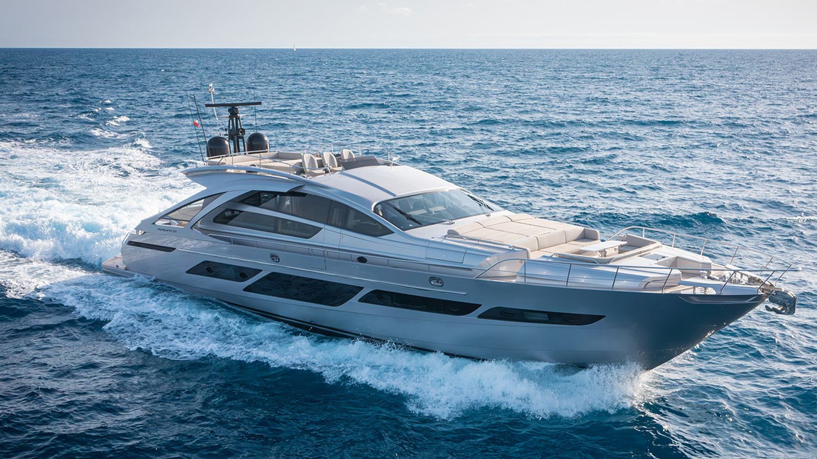 €800k price drop on 28m Pershing 9X fast motor yacht Magic of Ayr for sale