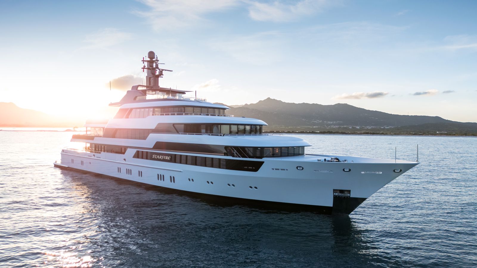 A review of the 73m Lürssen Starfire for charter