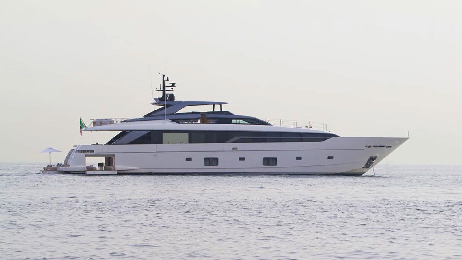 €500k price drop on new 37m Sanlorenzo motor yacht Aleden