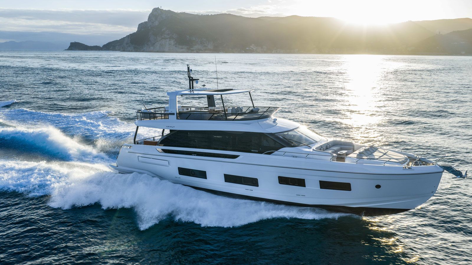 Azimut unveils new 25m flagship flybridge model