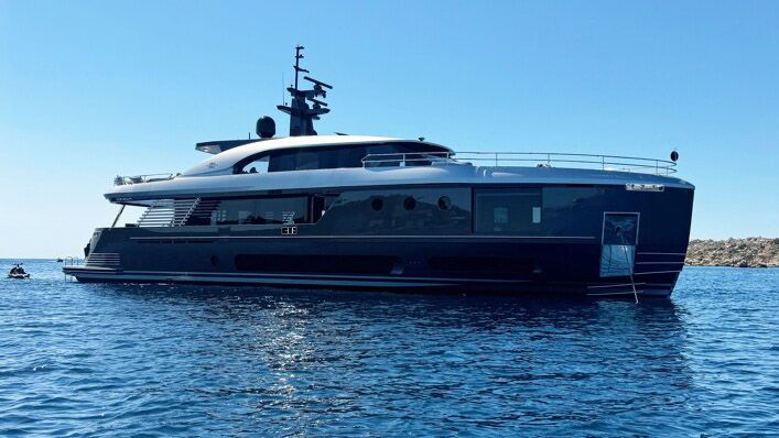 ALMA III yacht for charter (Azimut, 29.63m, 2024)