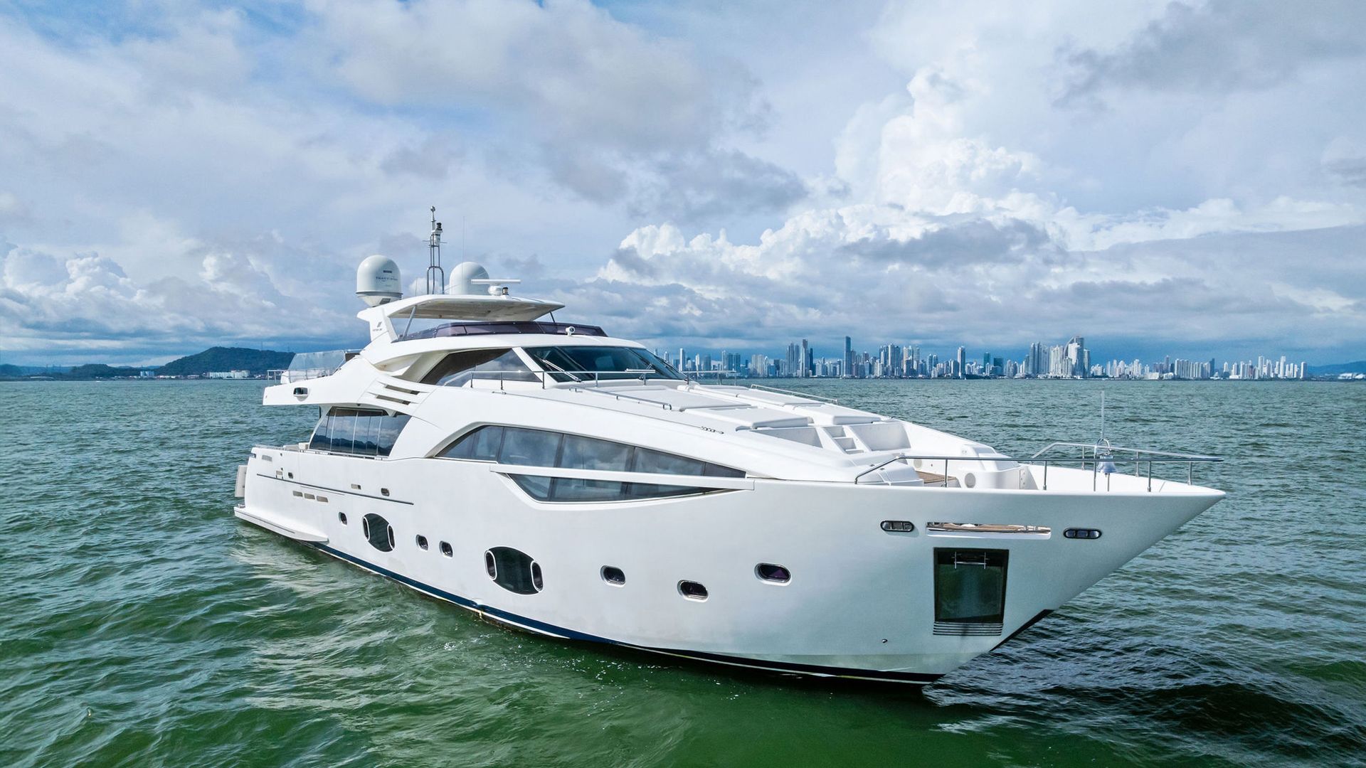 SHA SHA SHA IV yacht for sale (Custom Line, 30.6m, 2013)