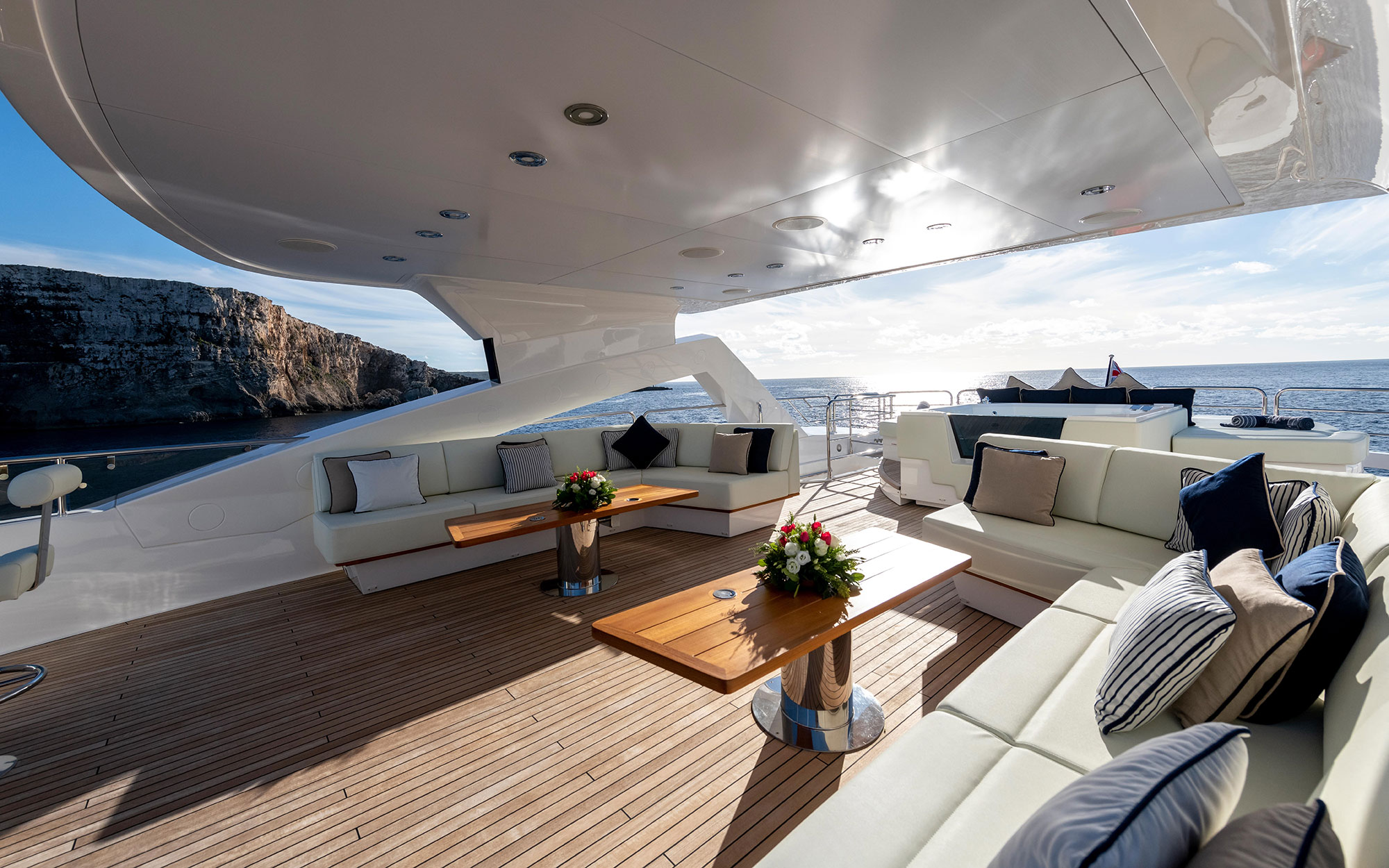 ANYA yacht for charter (Sunseeker, 40.05m, 2015)