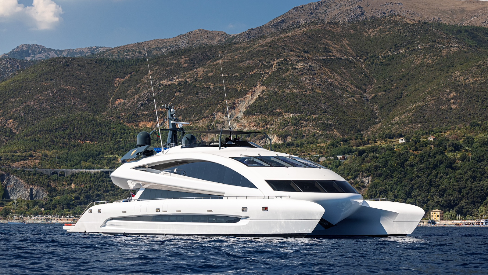 Catamaran motor yacht Royal Falcon One for sale