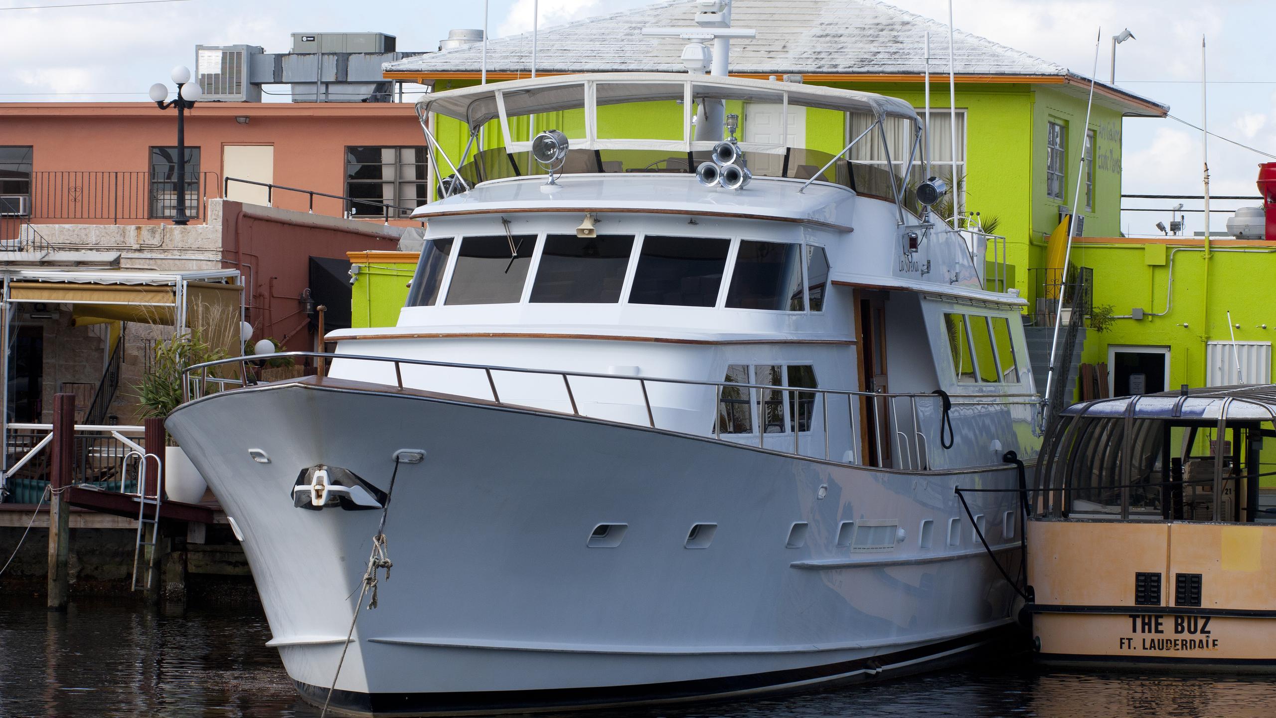 KESTREL yacht (Broward Marine, 27.28m, 1984) | Boat International