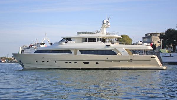 MALUHEA yacht (Custom Line, 30.95m, 2002)