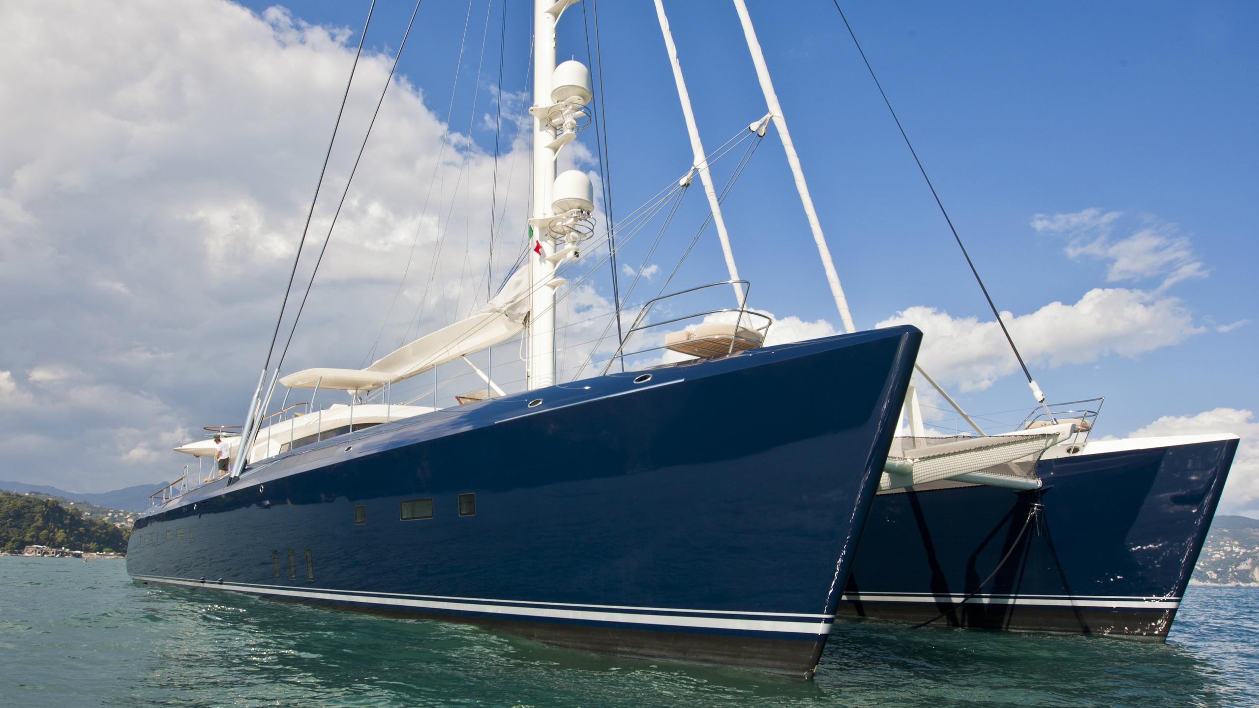 HEMISPHERE yacht (Pendennis, 44.2m, 2011)