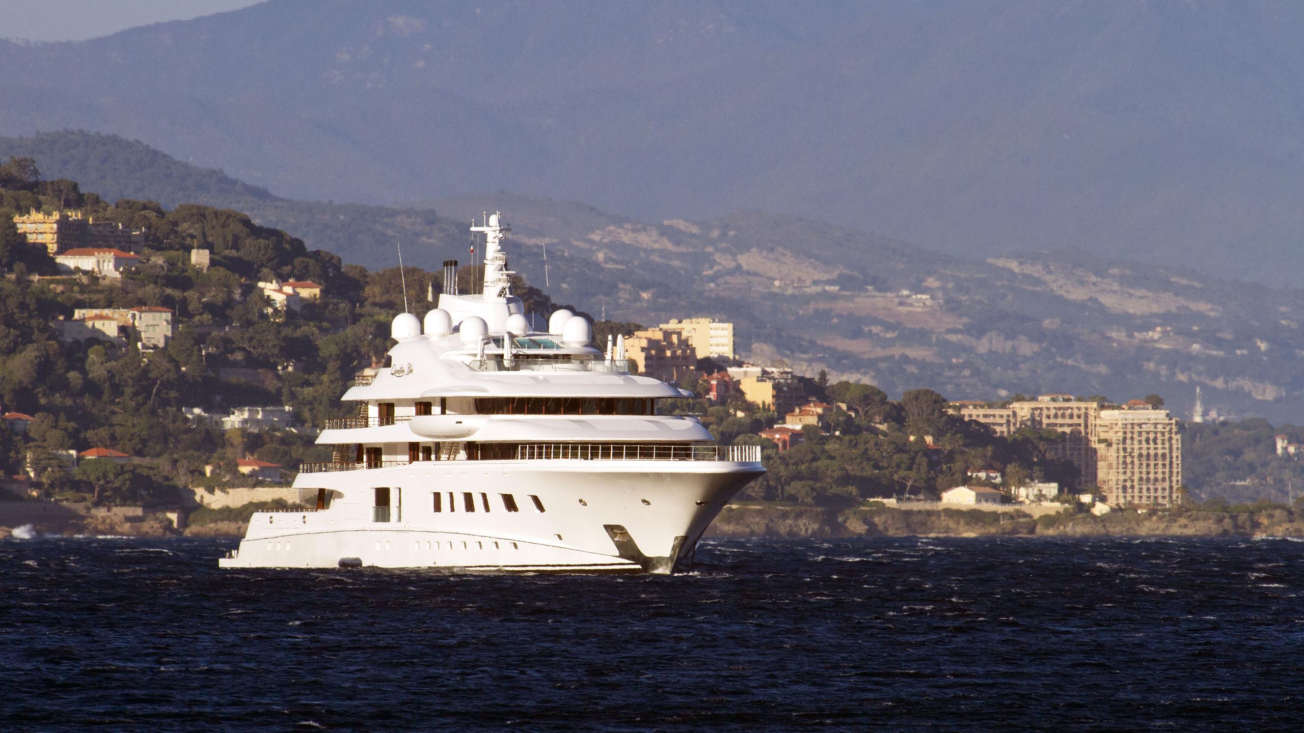QUANTUM BLUE yacht (Lurssen, 104m, 2014)